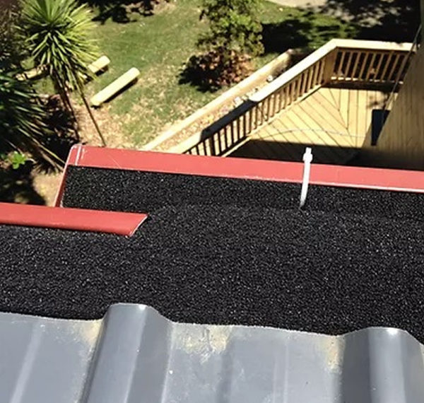 Stop Leaves Blocking Gutters Auckland - Gutter Water Tank